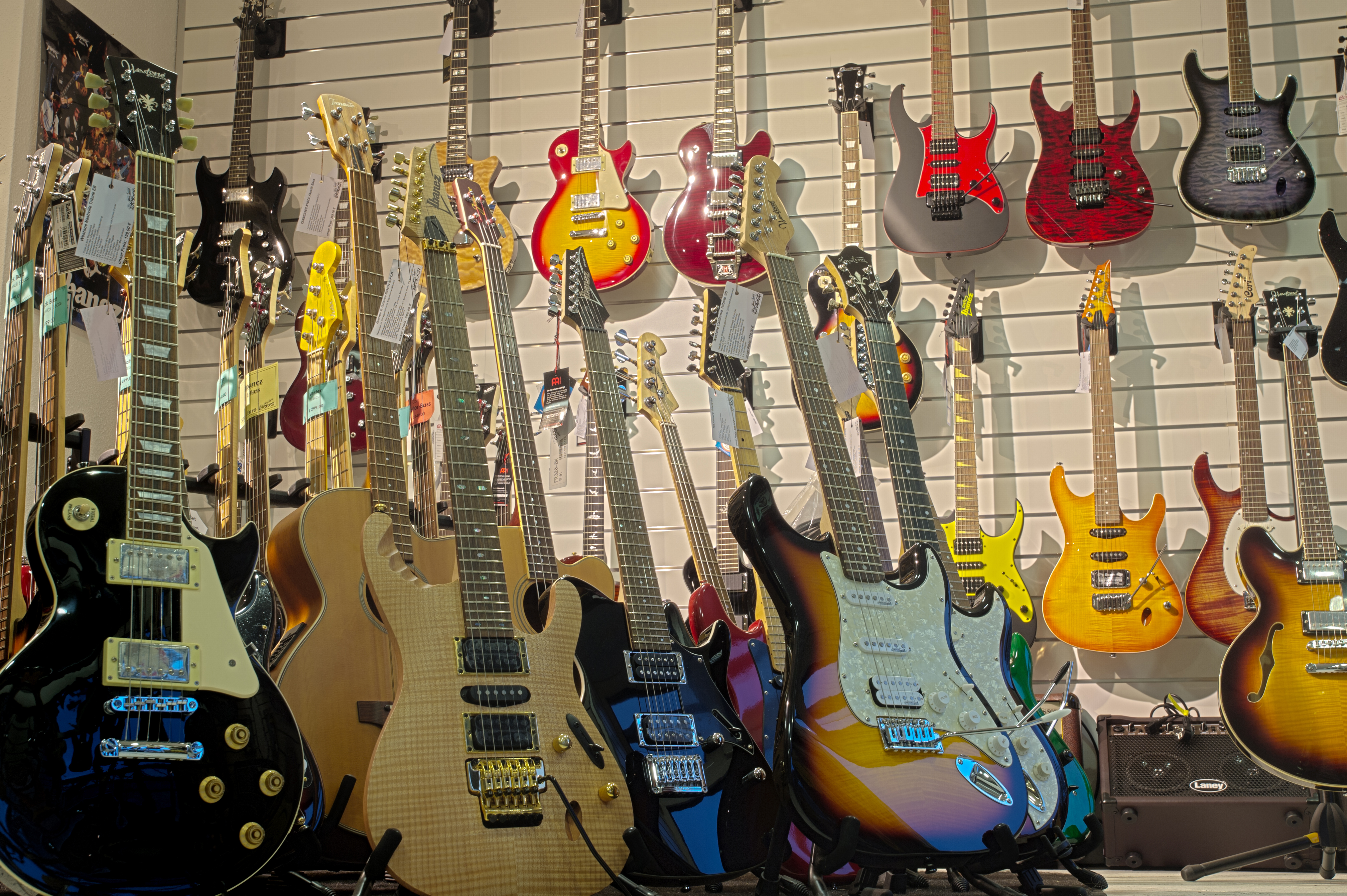 Music Service Geiger | Noten - Instrumente - Reparaturen